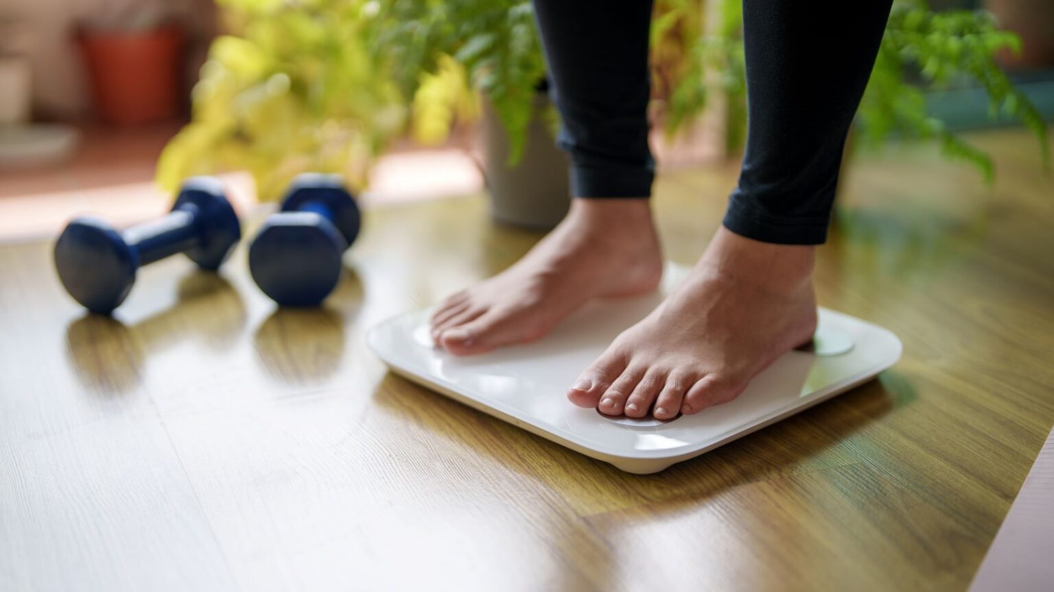How Much Weight Can You Actually Lose in One Month? - Health News Hub